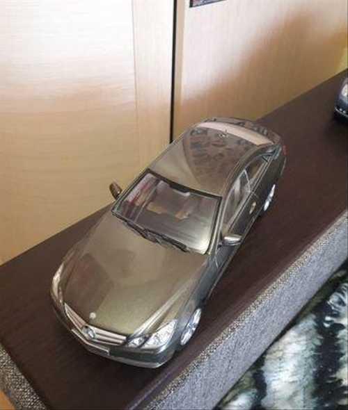 Модель 1/18 Mercedes-Benz E-Klasse Coupé (Norev)