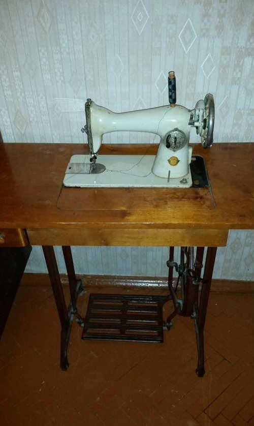 Советские швейные машинки названия и фото