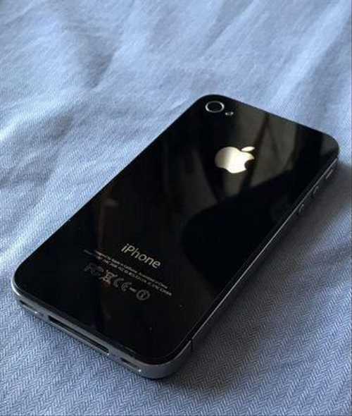 iPhone 4s черный + зарядка для iPhone + чехол