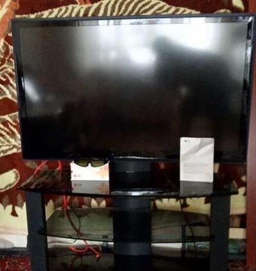 Телевизор LG 47LX6500 47" со стеклянной стойкой
