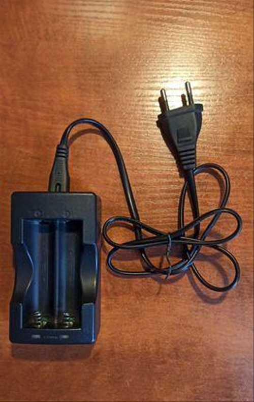 Зарядное устройство Li-ion Charger для акк.18650