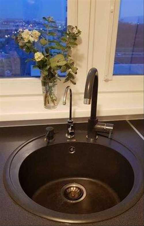 Раковина для кухни черная