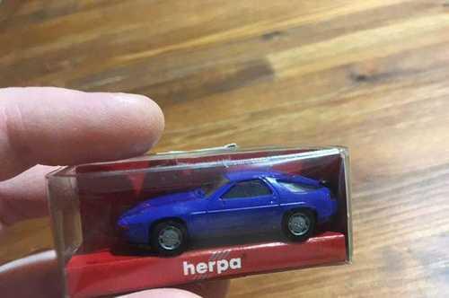 Porsche 928 S4 1/87 Herpa