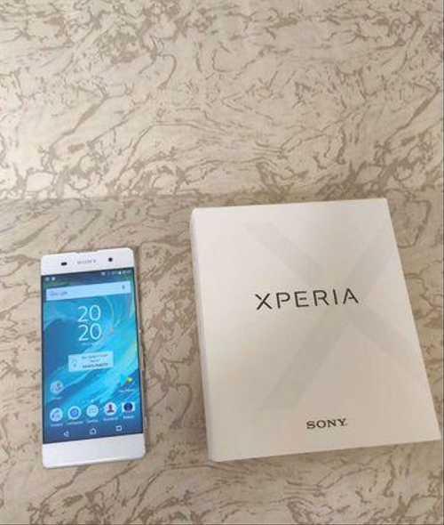 Телефон Sony Xperia XA