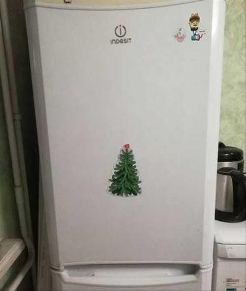 Холодильник бу Indesit