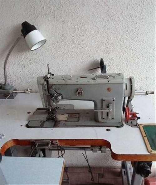 Двухигольная швейная машина