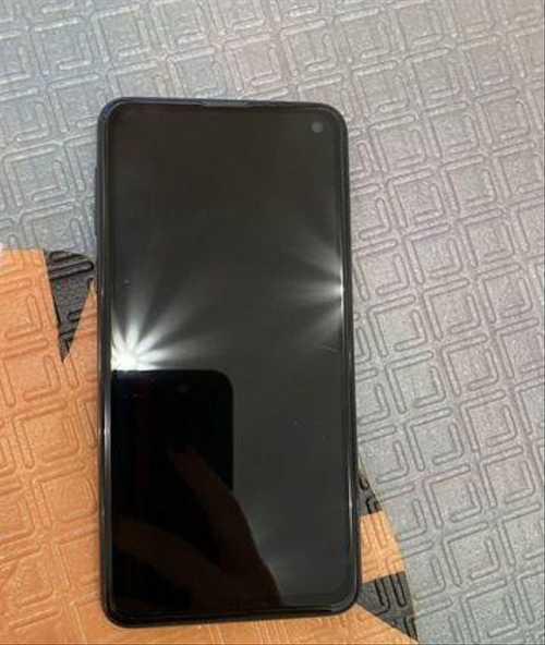Мобильные телефоны бу samsung S10E