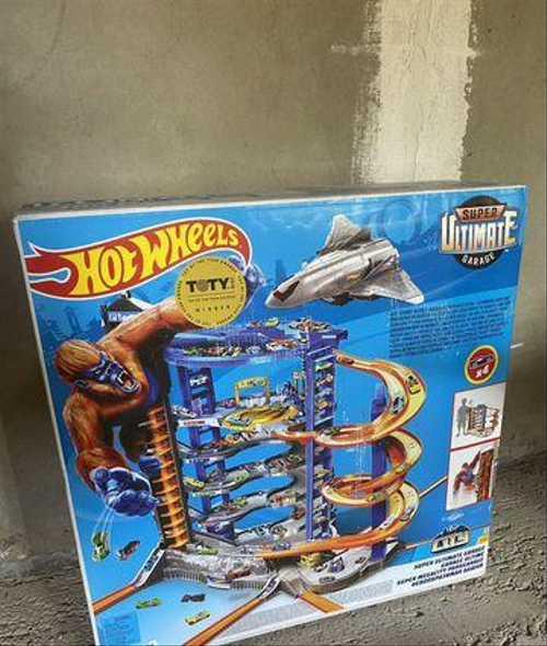 Набор игровой Hot Wheels Супергараж FML03