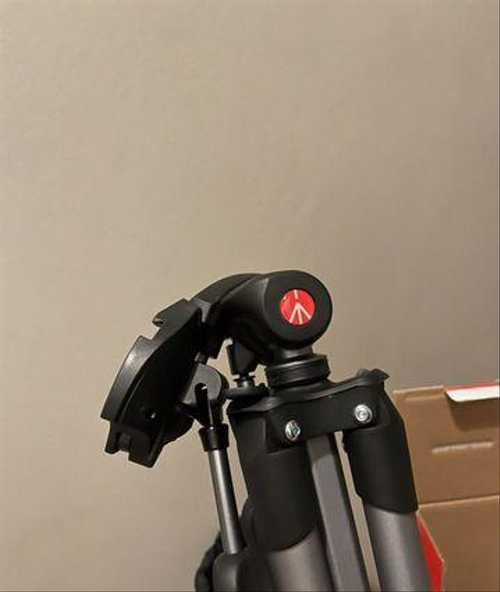 Штатив Manfrotto Compact Advanced