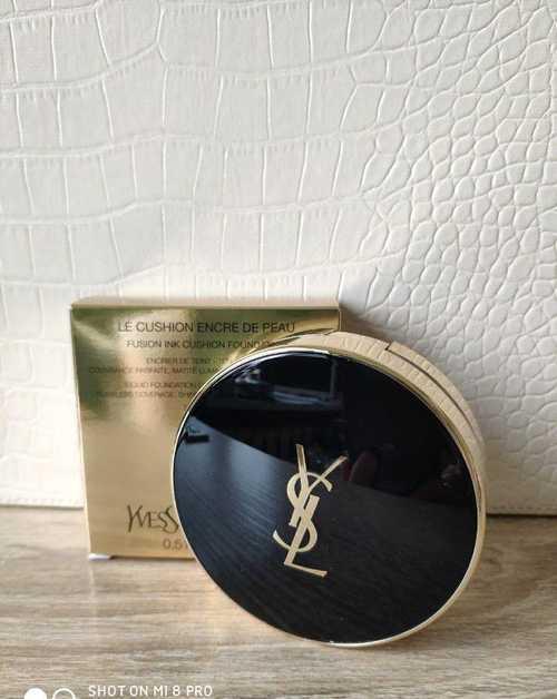 Тональная основа cushion encre de peau (Кушон) YSL