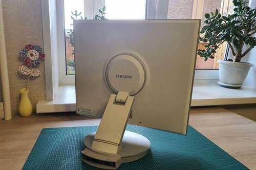 Монитор Samsung SyncMaster 193P