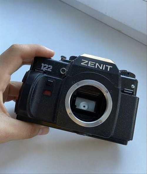 Плёночный фотоаппарат Зенит 122