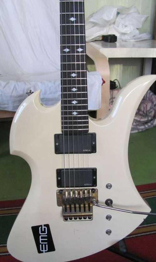 B.C.Rich 1988 MG-9881 Mockingbird