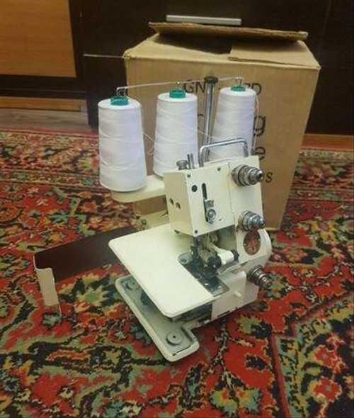 Советская швейная машинка оверлок