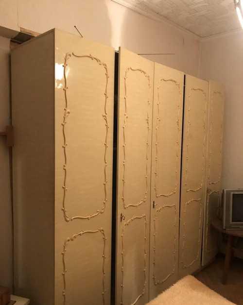 Спальный гарнитур