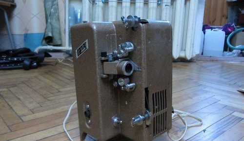 Кинопроектор 8П-1,СССР