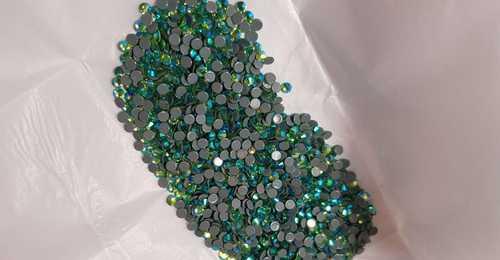 Стразы стекло Зеленые