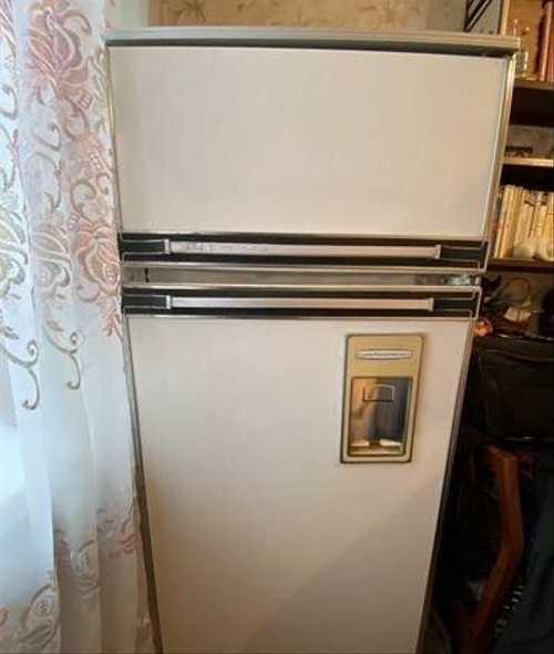 Холодильник ока 1988 года в рабочем состоянии