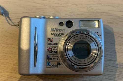 Nikon 5900