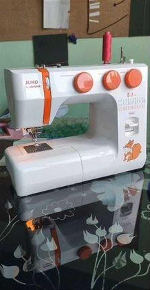 Швейная машина janome