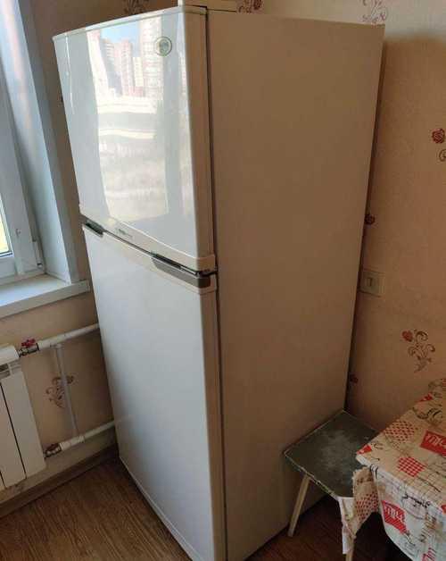 Холодильник Samsung