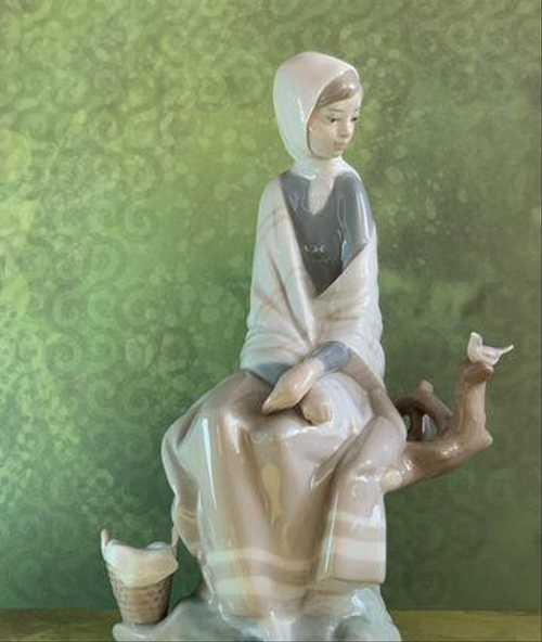 Фарфоровая статуэтка “New Shepherdess” Lladro