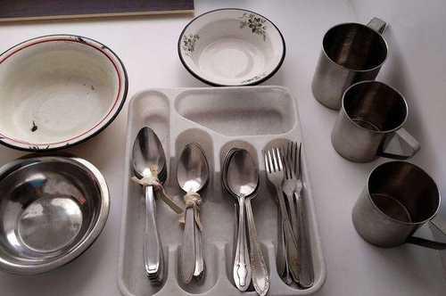 Столовые предметы посуды ложки вилки тарелки нержа