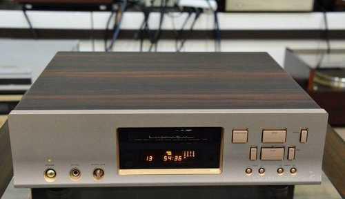 Luxman D-700s