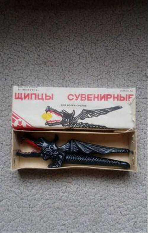 Сувенир. Орехокол. Дракон