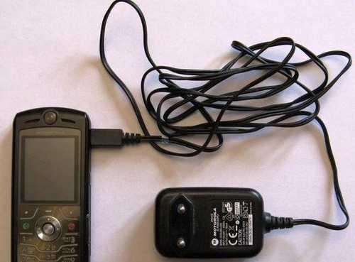 Сотовый телефон Motorola L7 с аксессуарами