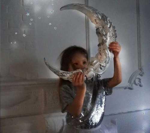 Месяц барельеф гипс