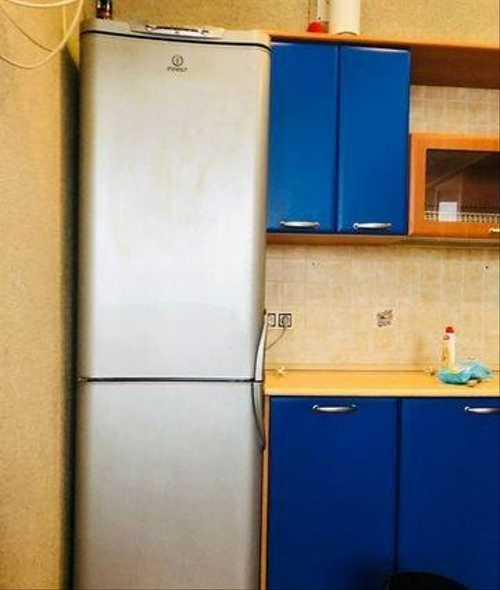 Холодильник Indesit C240G.021