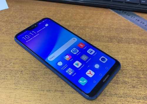 Телефон Huawei P20 lite