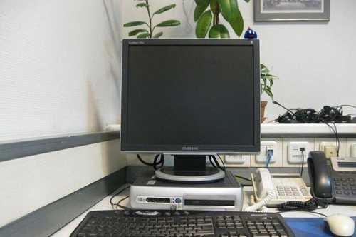 Компактный настольный компьютер для дома или офиса