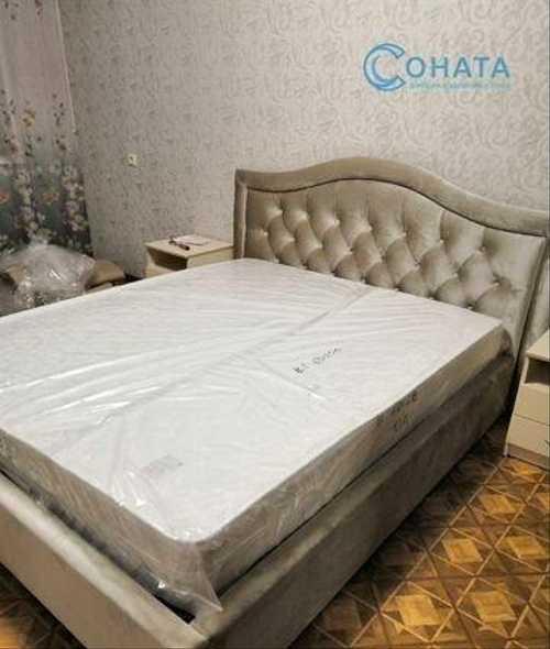 Двухместная кровать с перегородкой