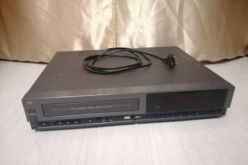 VHS видеомагнитофон Toshiba