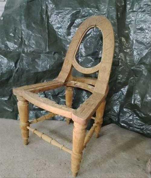 Старинный антикварный стул под рестоврацию