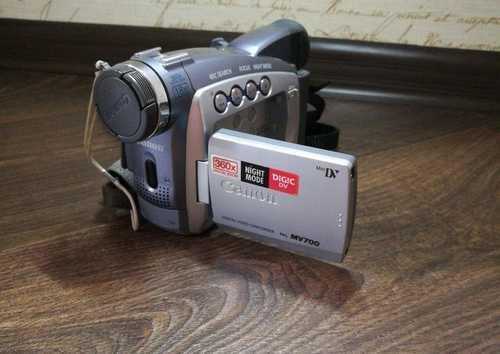 Видеокамера canon MV700