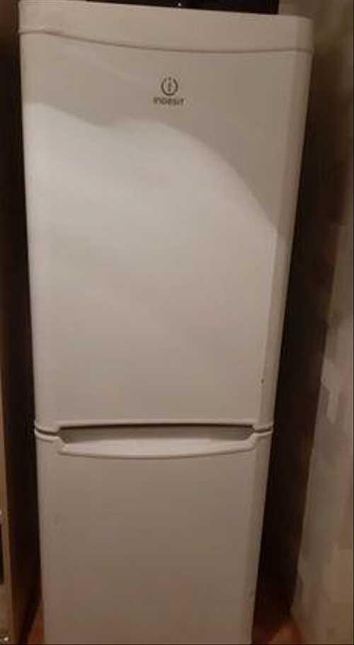 Холодильник indesit B16NF