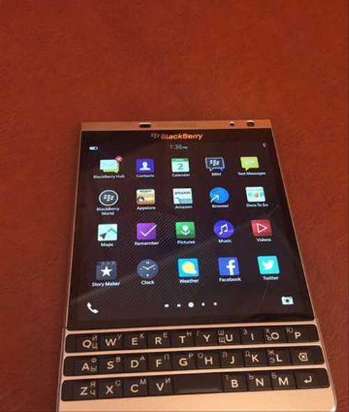 Телефон BlackBerry Passport