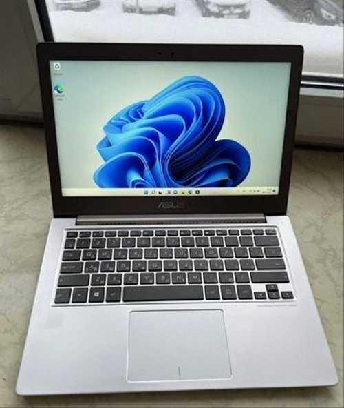 Asus ZenBook 13 FHD/i3-6006U/240GB/8GB/940M