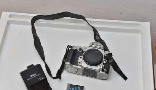 Nikon DF body silver