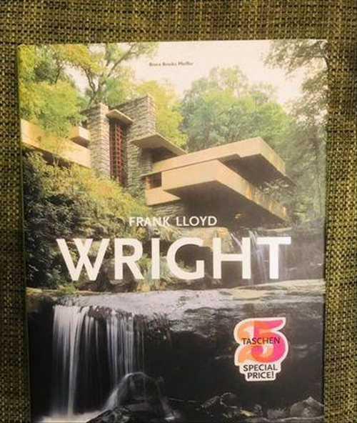 Книга по архитектуре Frank Lloyd Wright