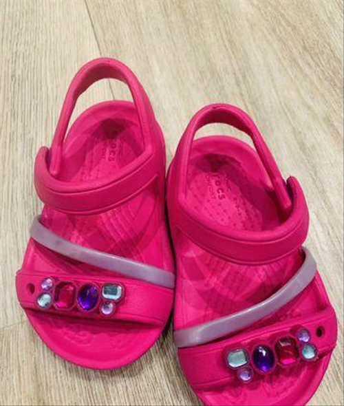 Босоножки crocs