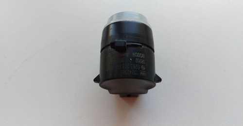 Датчик парктроника GM 13242365 bosch 0263003613