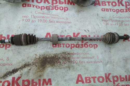 Toyota Yaris полуось передняя правая