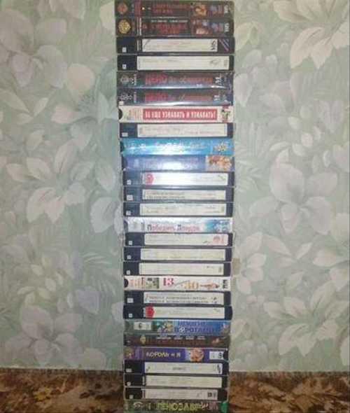 VHS касеты с фильмами и мультиками