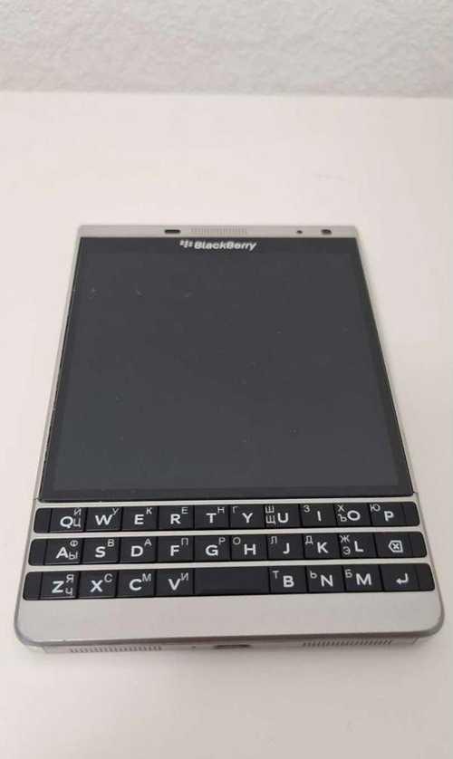 Телефон BlackBerry Passport Silver Edition