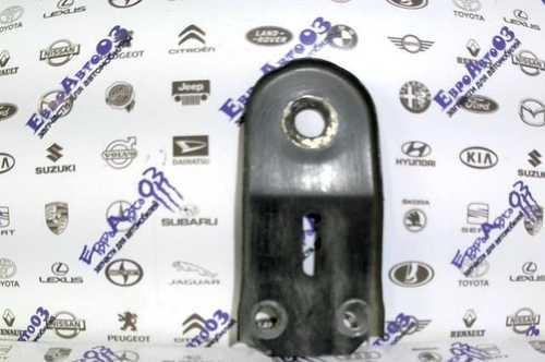 Кронштейн передней балки Ford Focus II 2005-2008 с