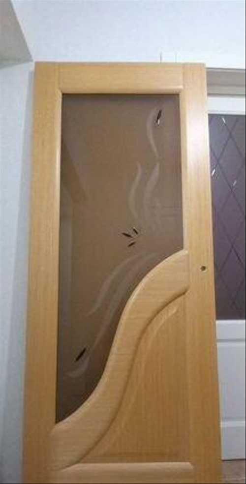 Межкомнатная дверь со стеклянной вставкой